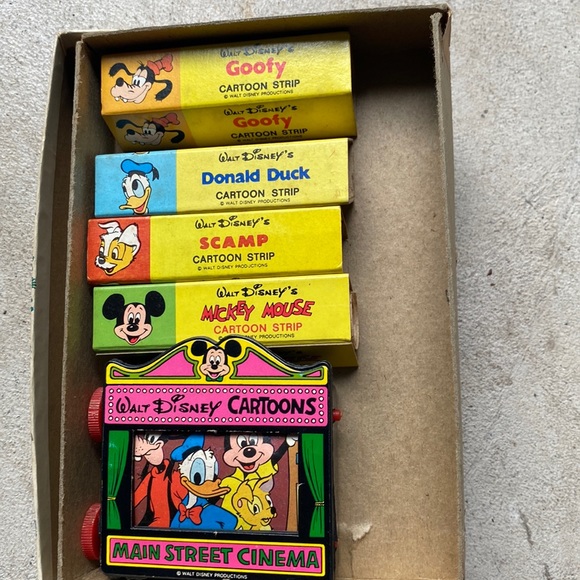 Disney | Toys | Vintage Walt Disney Cartoons Main Street Cinema With 4 ...